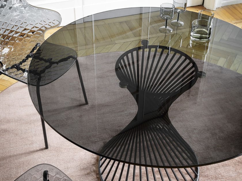 VORTEX Round tempered glass table By Calligaris
