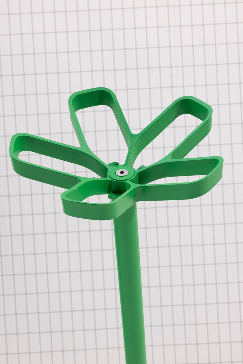 FLOWER PLUS Coat rack By Cascando