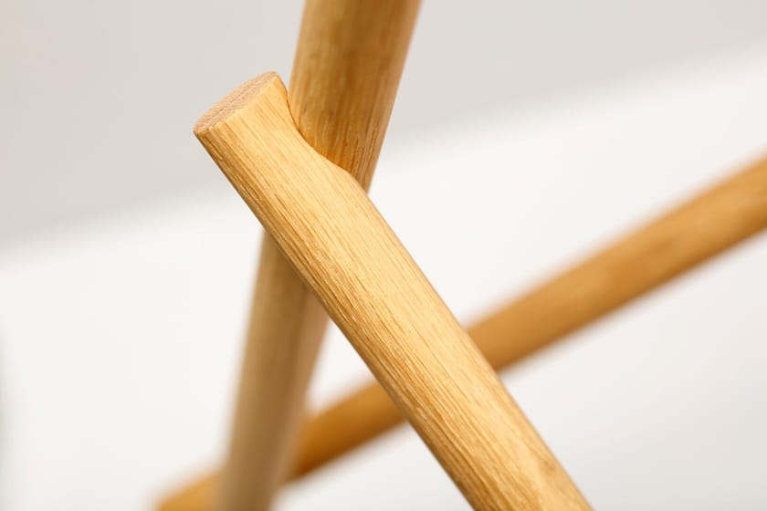 KENDO Oak office coat rack By Cascando