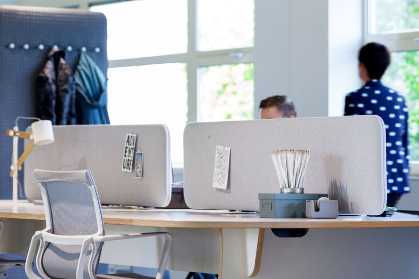 PILLOW DESK Office screen By Cascando