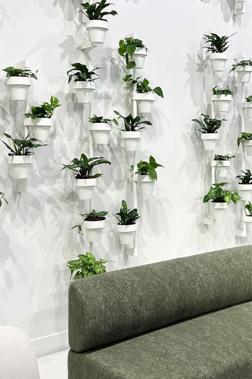 SLIDE Plant pot By Cascando