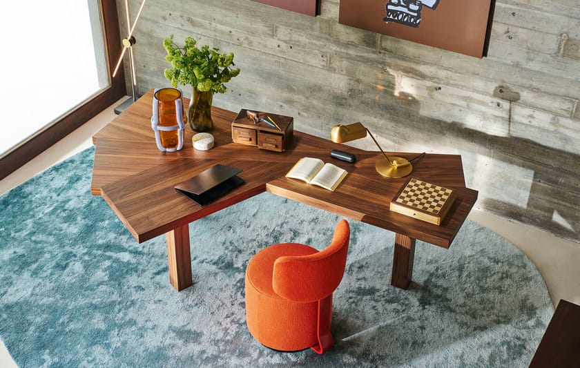 VENTAGLIO Writing desk By Cassina | design Charlotte Perriand