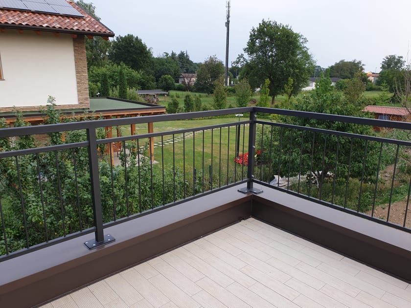 Outdoor railing systems Parapet By Centro Inferriate
