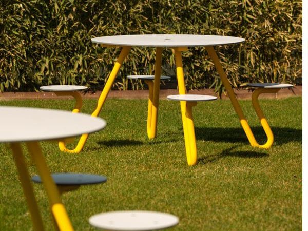 ZOID R Round table for public areas By City Design