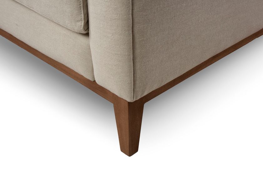 CHESTERFIELD DUBLIN Chesterfield style tufted sofa By Crearte Collections