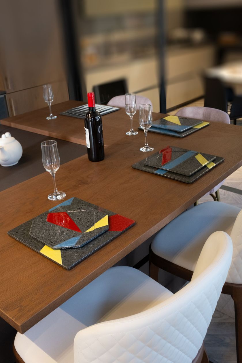 PRISMA Plate By Cuorelavico