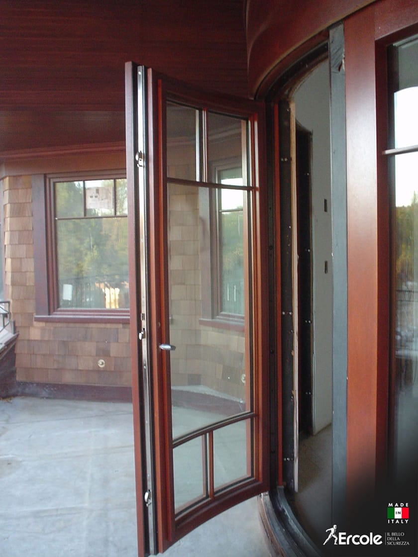 Curved window By Ercole