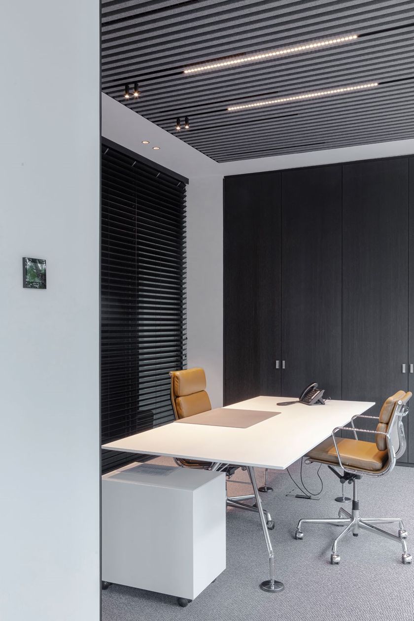 D-LINER 30 INF HF40 linear lighting profile By Delta Light