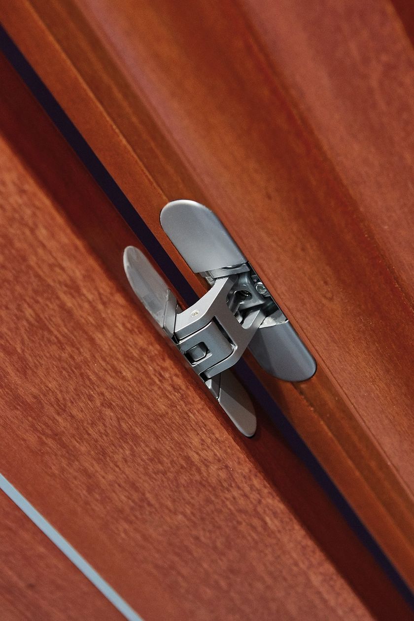 Puerta batiente de madera maciza DE SIMONE Colección Massello ...