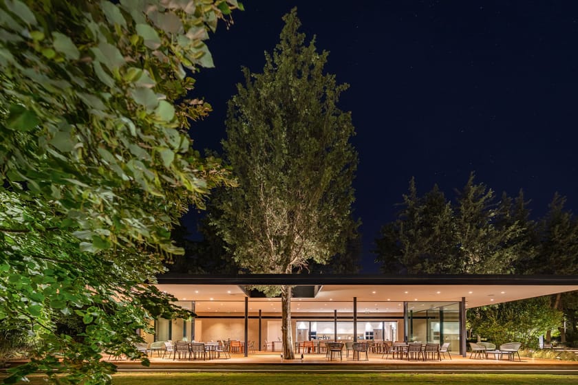 DEEP RINGO Hi Spotlight By Delta Light