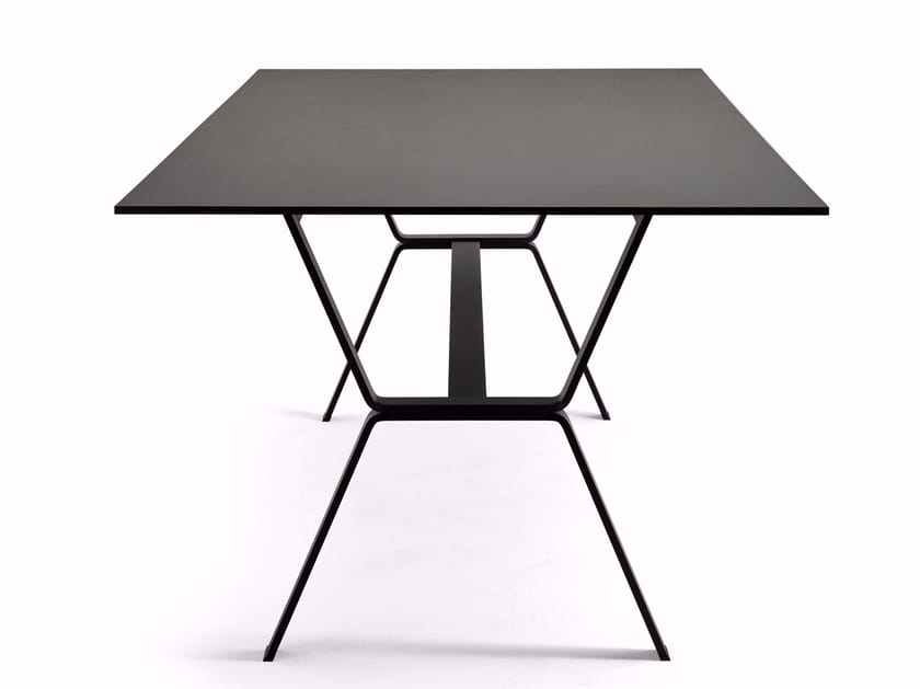 DEER | Table By Varaschin design Anki Gneib