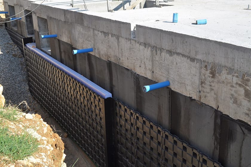 Sistema di drenaggio e protezione controterra DEFENDER - Geoplast