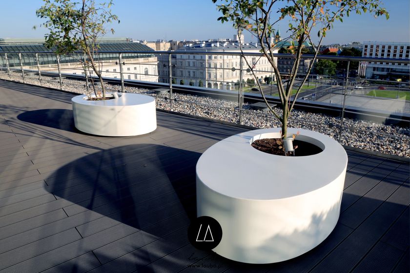 Metal planter DESIGN OVO By Laubo