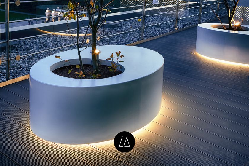 Metal planter DESIGN OVO By Laubo