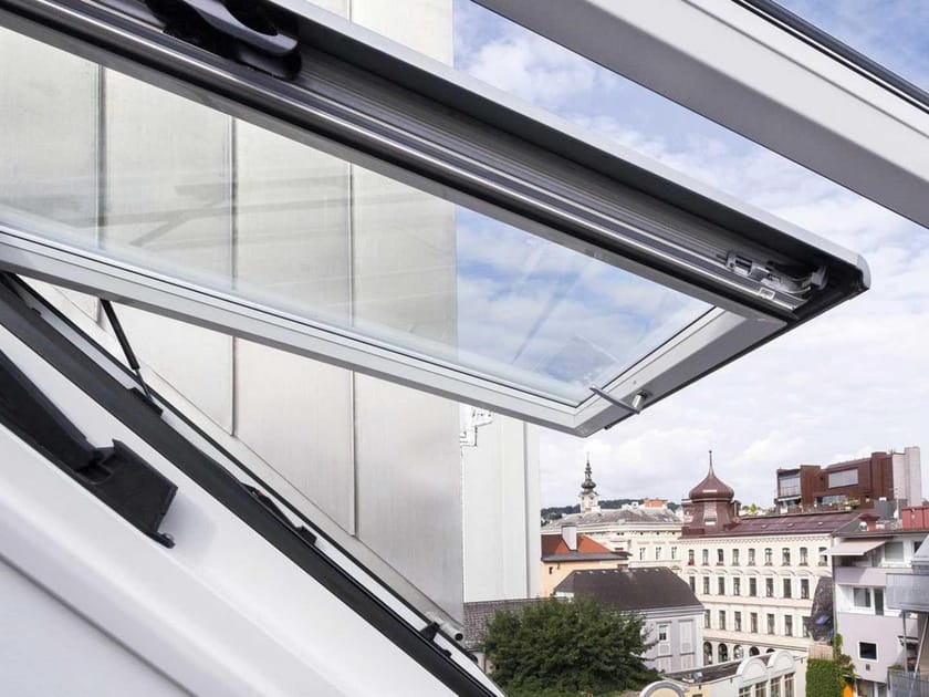 DESIGNO R8 QUADRO Centre-pivot top-hung roof window By Roto