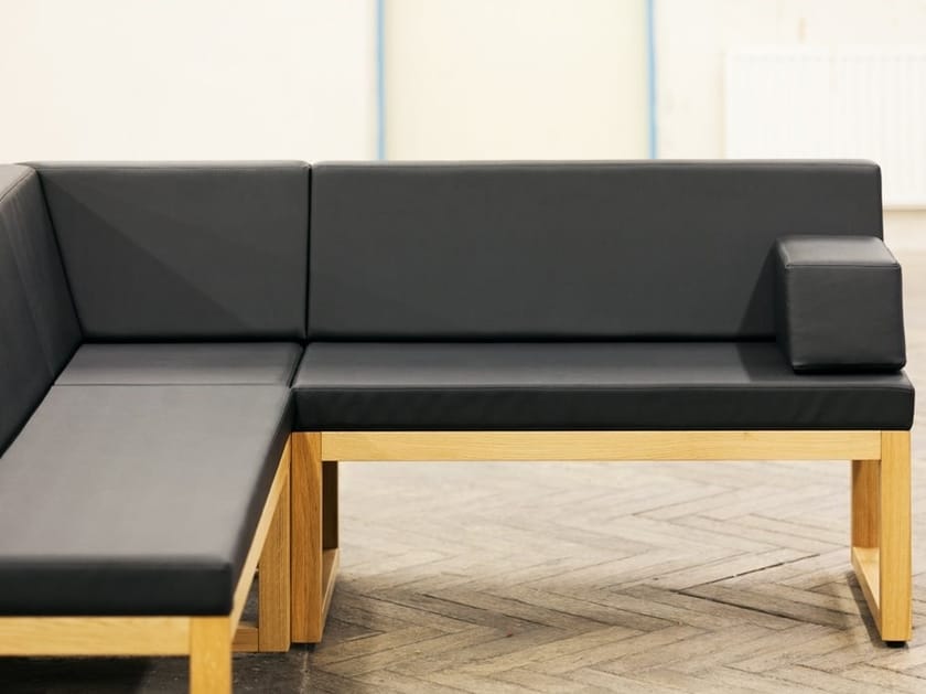 Upholstered modular leather bench with back DINER By TON design Kai Stania