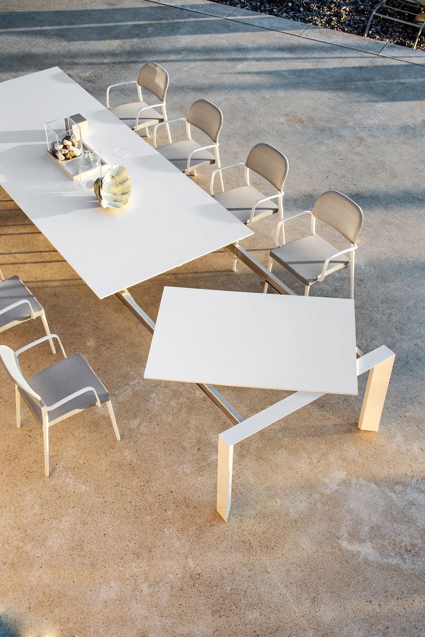 DOLMEN | Table By Varaschin