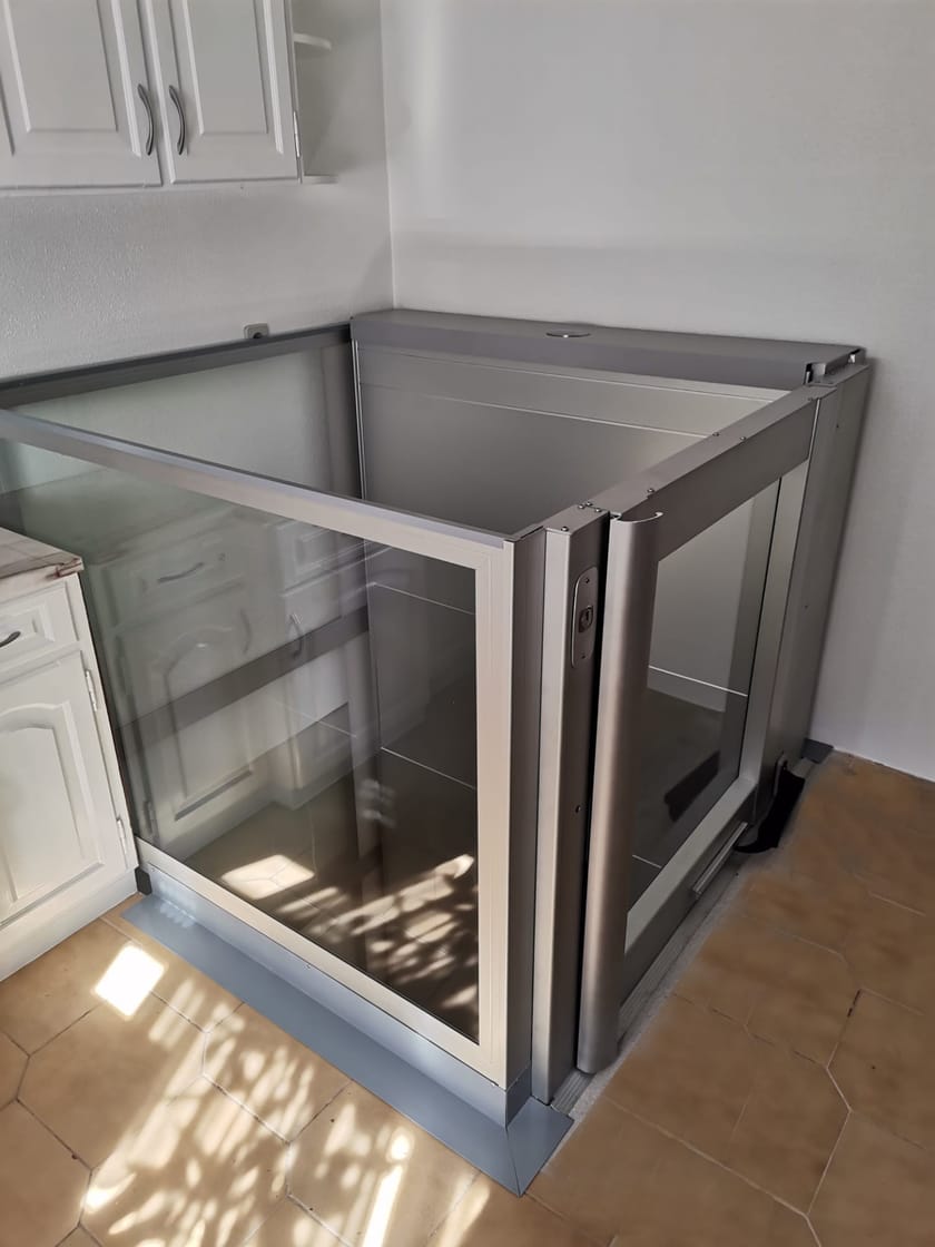 DOMOFLEX 2 INDOOR 电梯 By AREALIFT