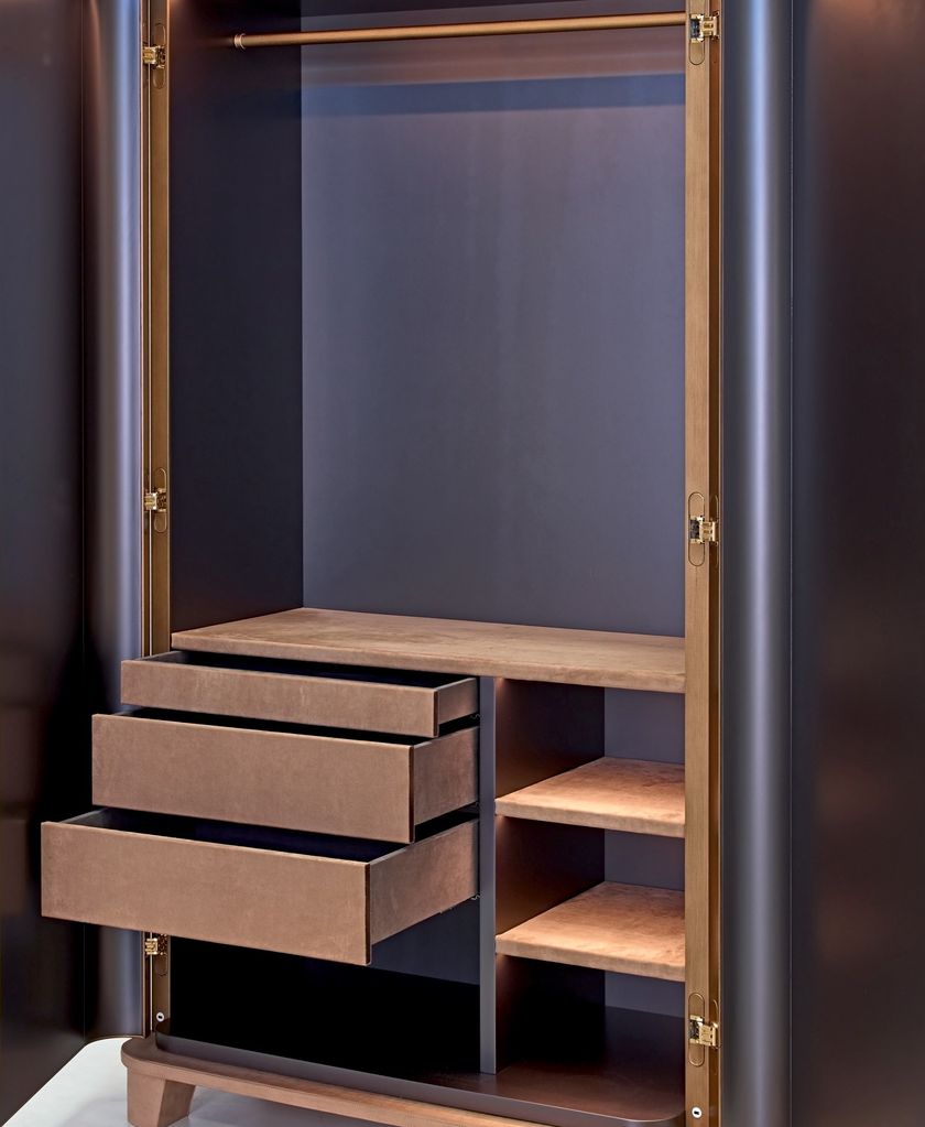 DONGIOVANNI Leather wardrobe By Sicis | design Massimiliano Raggi