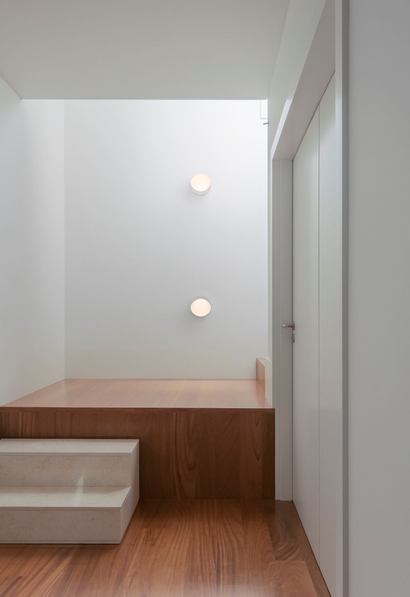 DOTS 4665 Wall lamp By Vibia