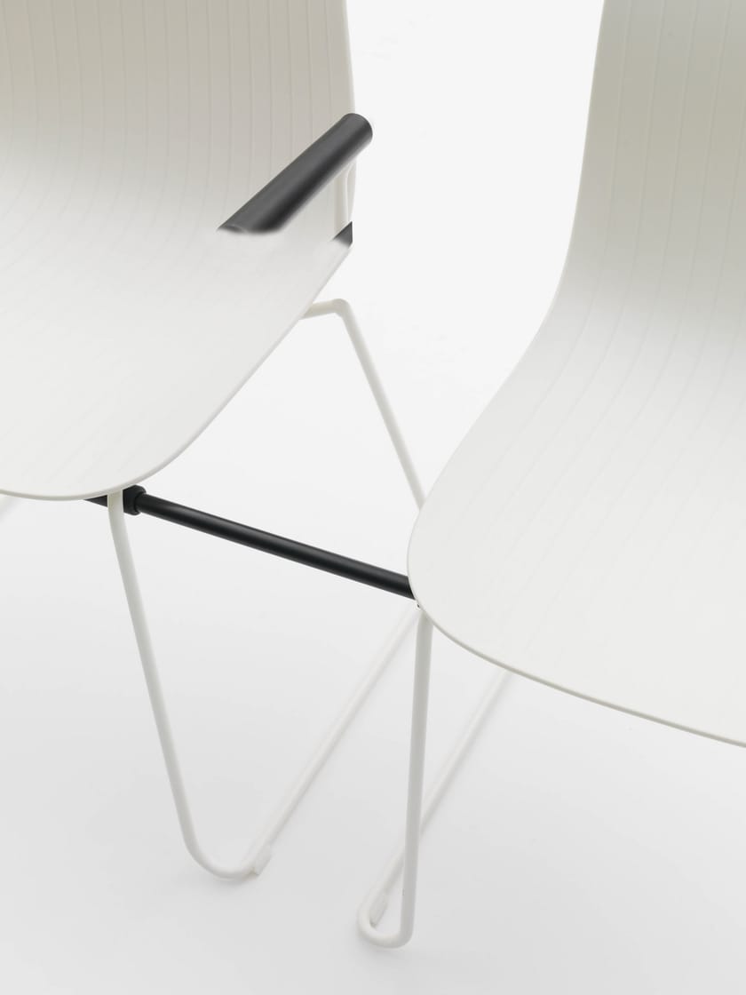 DRAGONFLY | Chair with armrests By Segis design Odoardo Fioravanti