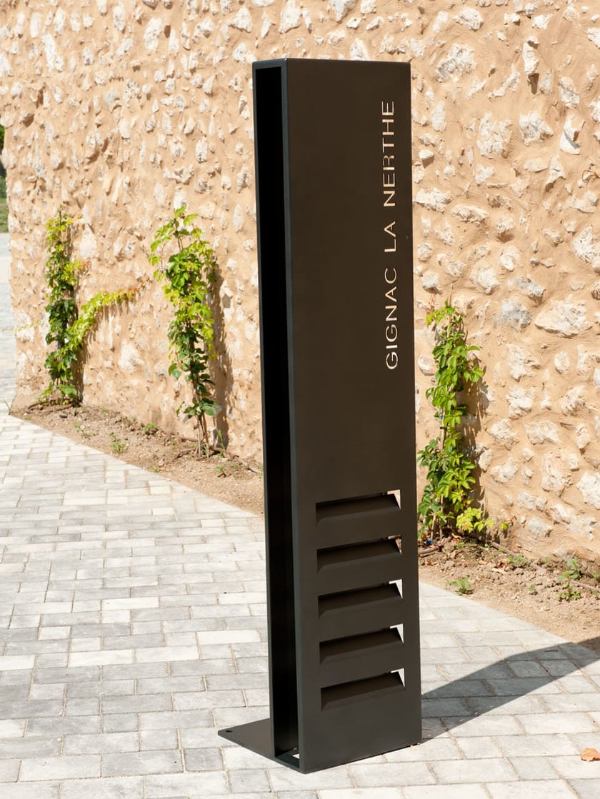 DRAIAC | Advertising totem By CYRIA design Comac