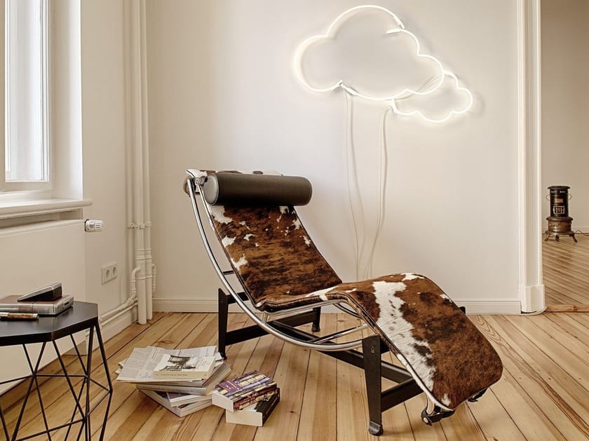 Wall-mounted neon light installation DREAMS By sygns design Lilly ...