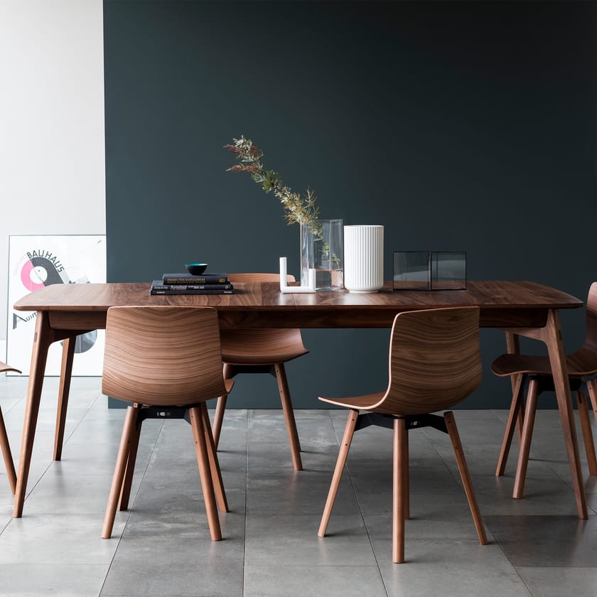 DULWICH Extending rectangular walnut table By Case | design Matthew Hilton