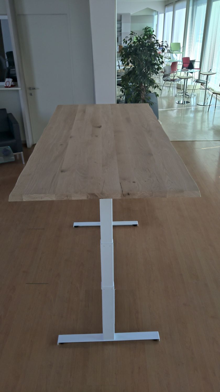 DYNAMIC 875 Height-adjustable rectangular MDF office desk By TALIN