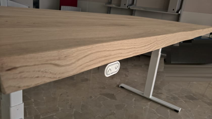 DYNAMIC 875 Height-adjustable rectangular MDF office desk By TALIN