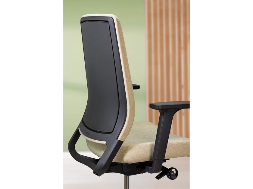 SEQUEL 7246 Office chair By Dauphin