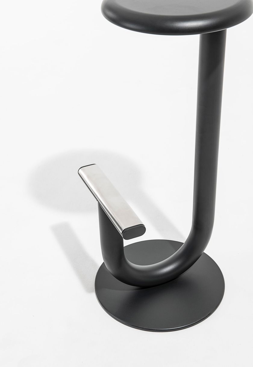 STRONG High stool with footrest By Desalto | design Eugeni Quitllet