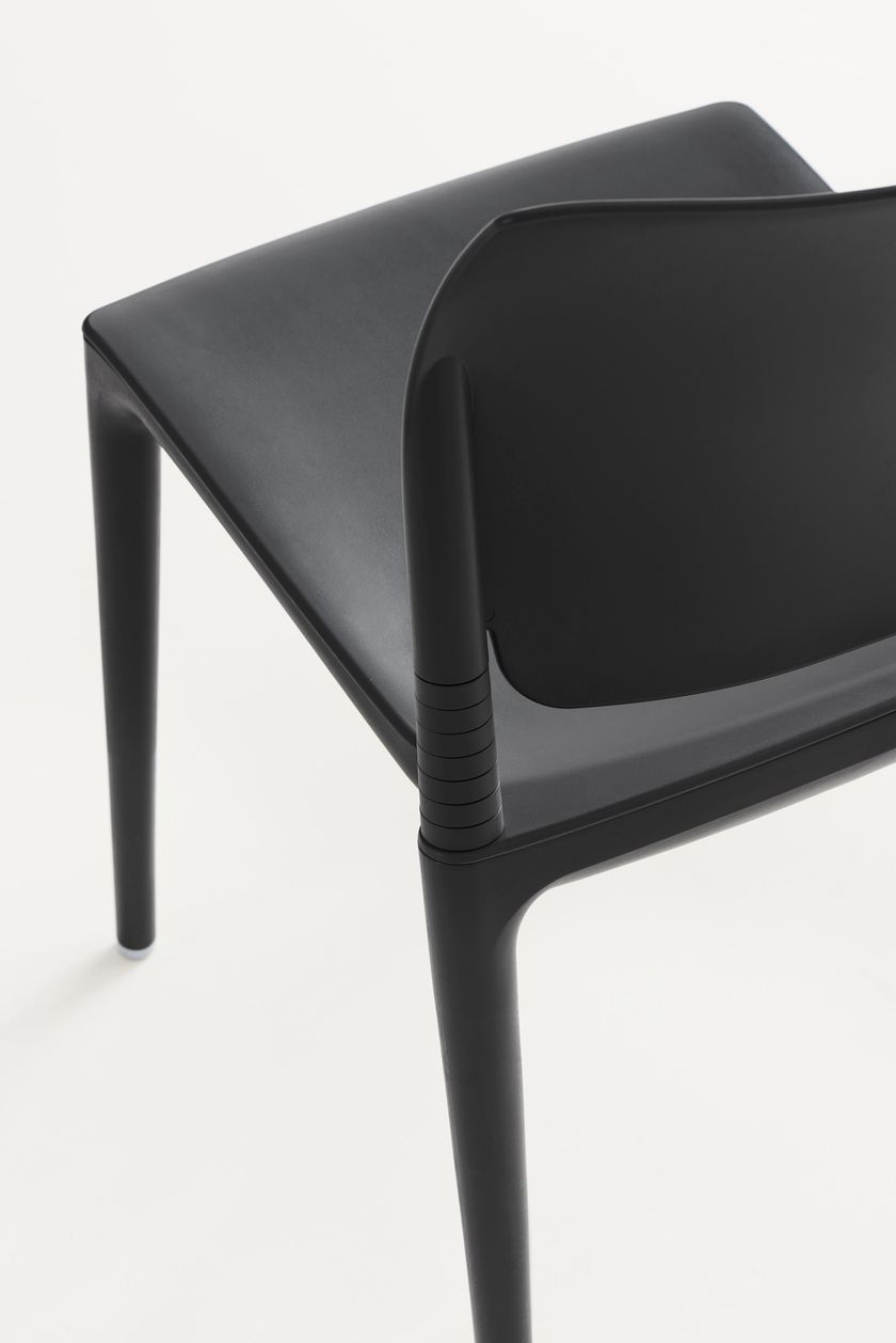 Stackable chair E-MOTION By Segis design Giancarlo Piretti