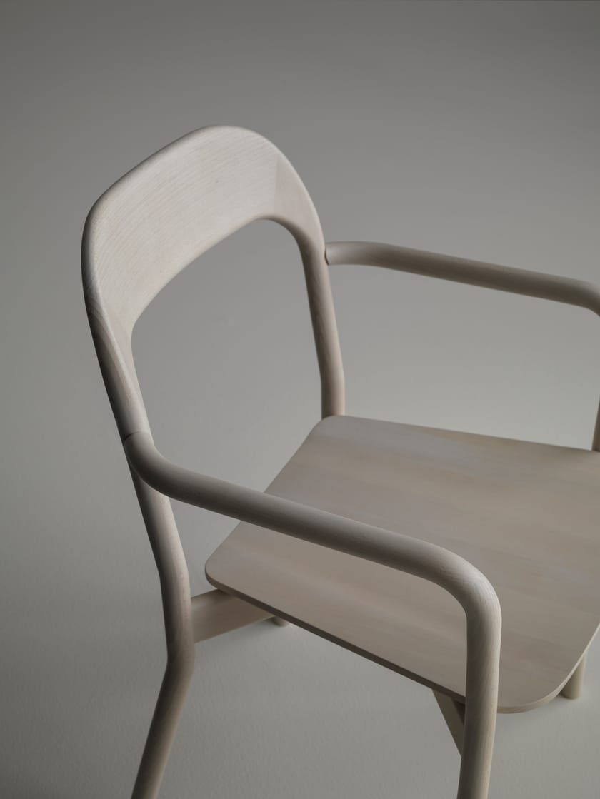 EARL - CONTRACT Stackable beech chair with armrests By PIAVAL | design ...
