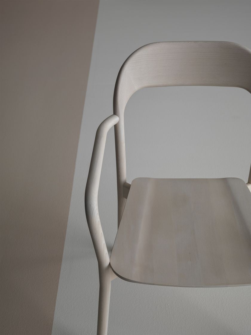 EARL - CONTRACT Stackable beech chair with armrests By PIAVAL | design ...