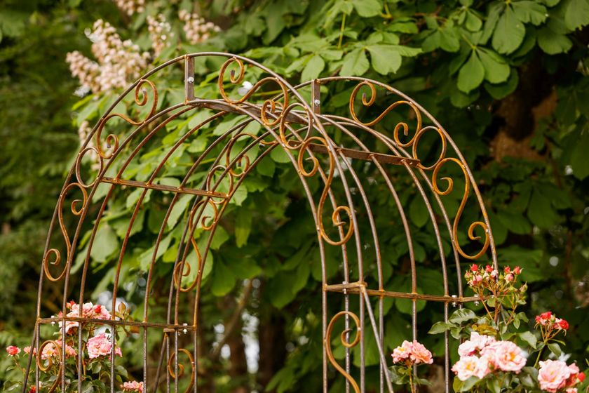 CALABRIA Wrought iron rose arch By ELEO