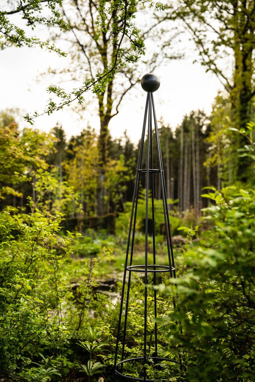 ENNA Wrought iron plant support By ELEO