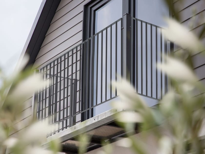 MONZA Parapet By ELEO