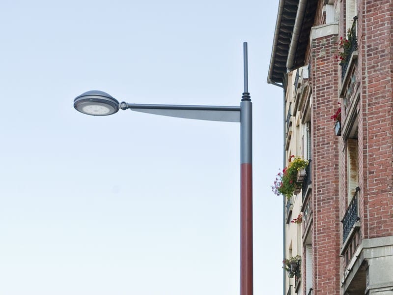 Lampione stradale a scarica in alluminio ELIPT By GHM-ECLATEC design Jean-Michel Wilmotte