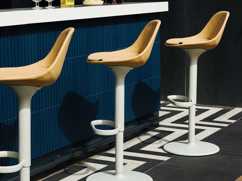 MATE LIFT Stool By ENEA