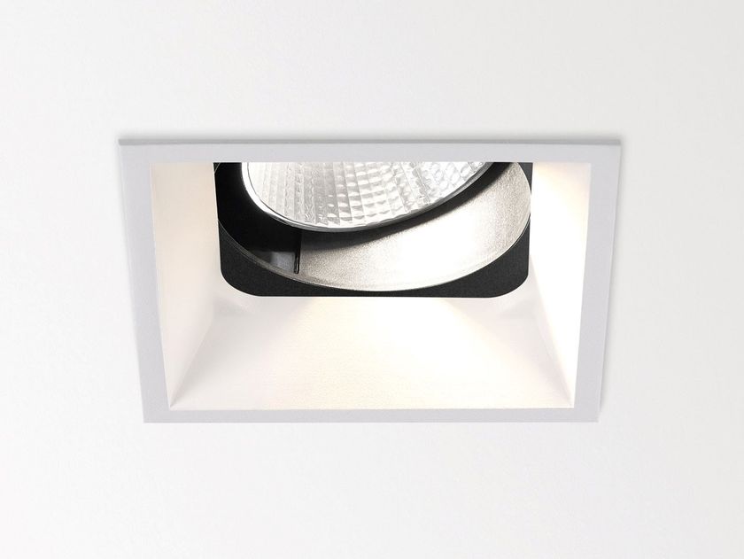 ENTERO SQ-L IP Spot By Delta Light