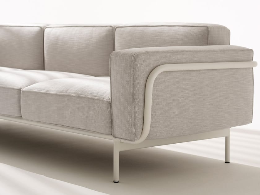 ESTENDO | Sofá de jardim 3 lugares By RODA design Luca Pevere