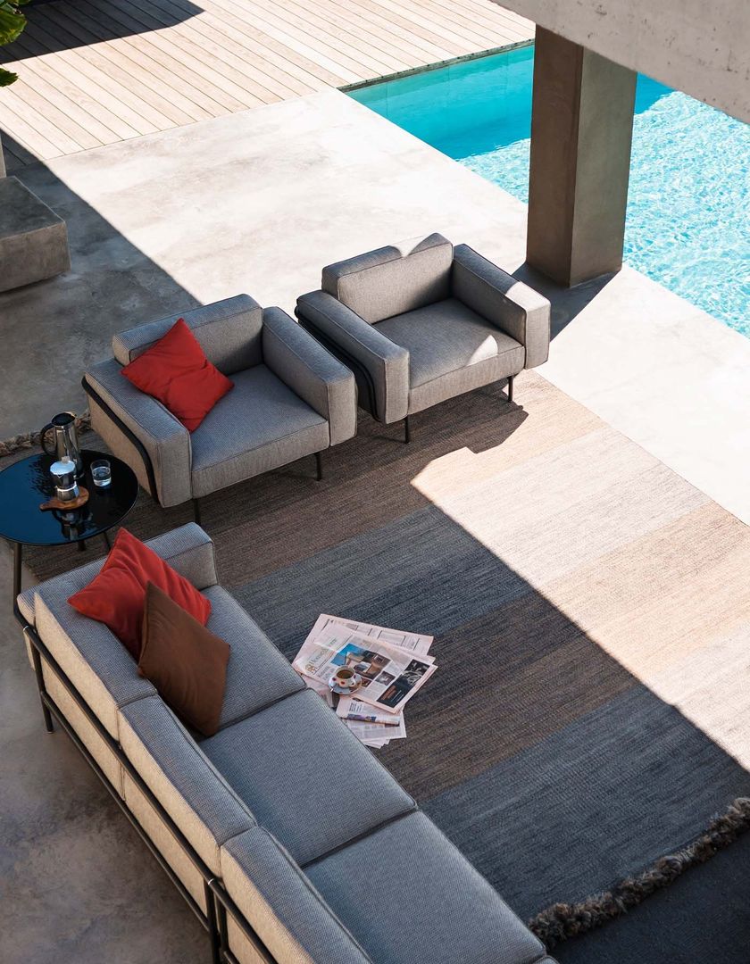 ESTENDO Sofá de jardín de 3 plazas By RODA | design Luca Pevere