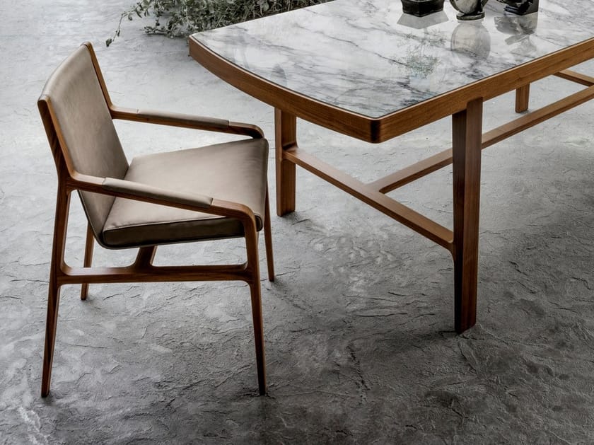 Leather easy chair with armrests ESTER By ALIVAR design Giuseppe Bavuso