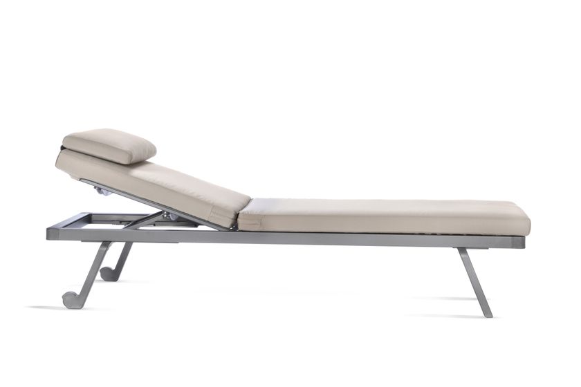 ETESIAN LOUNGER lettino da giardino By GABER design Forsix