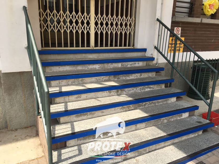 Protezioni antitrauma per gradini Protezione antitrauma in EVA per ...