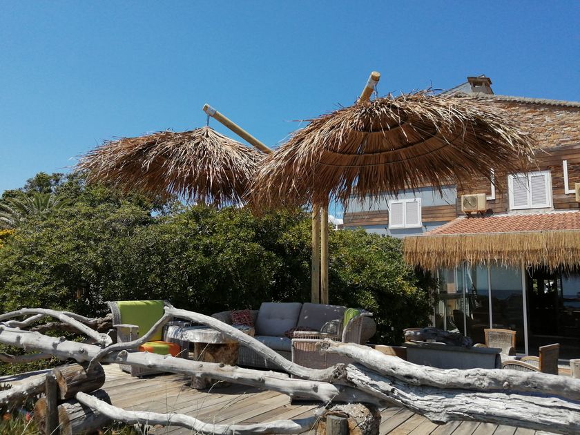 EXOTIC TRES CHIC Sombrilla redondo en caña de capa natural By AFRICA ...