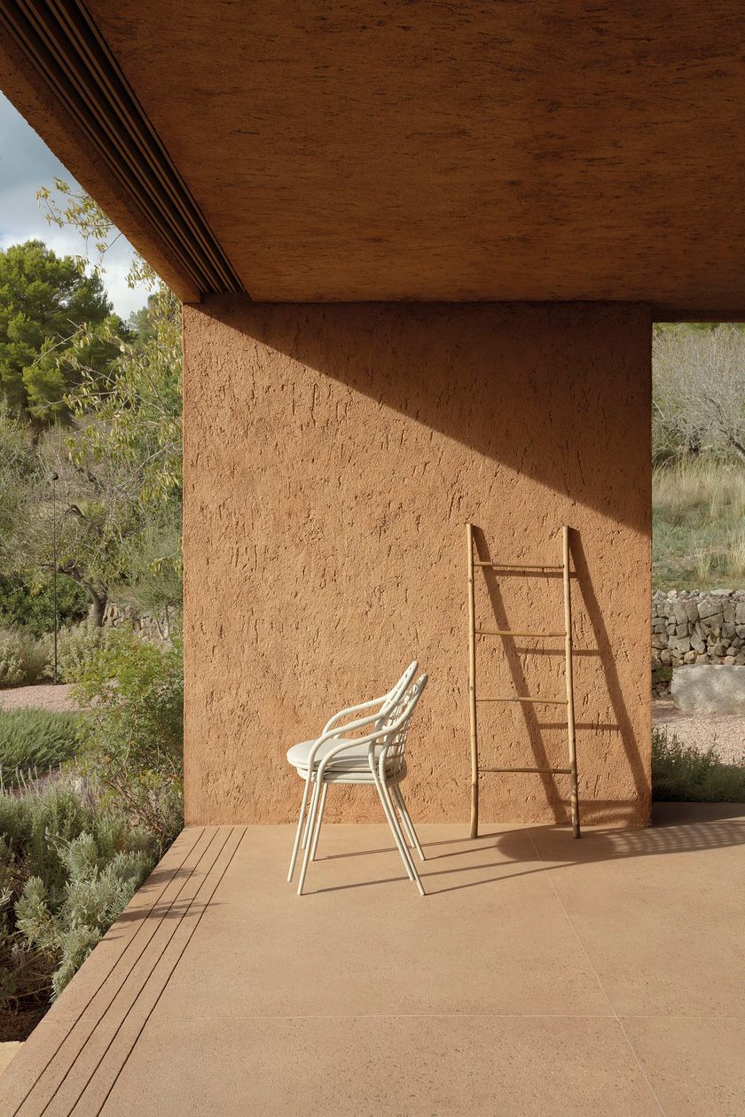 PETALE Stackable stainless steel and rope garden chair with armrests By ...