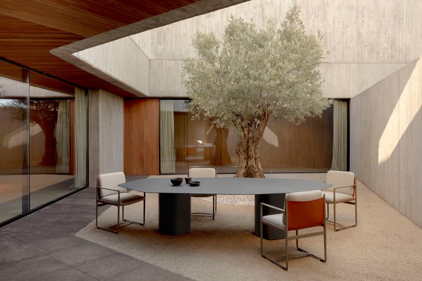 TALO Cement garden table By EXPORMIM | design Altherr Désile Park