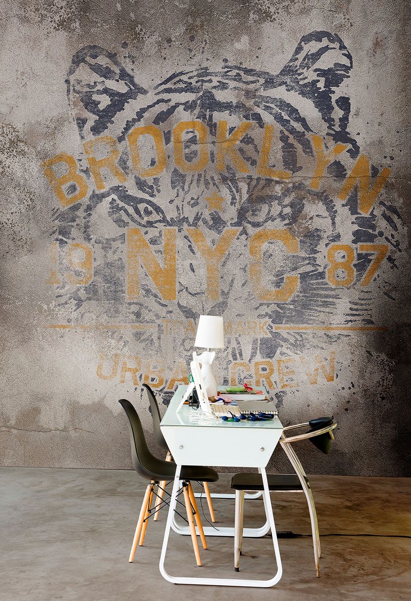 Carta da parati effetto muro gommata con scritte EYE OF THE TIGER ...